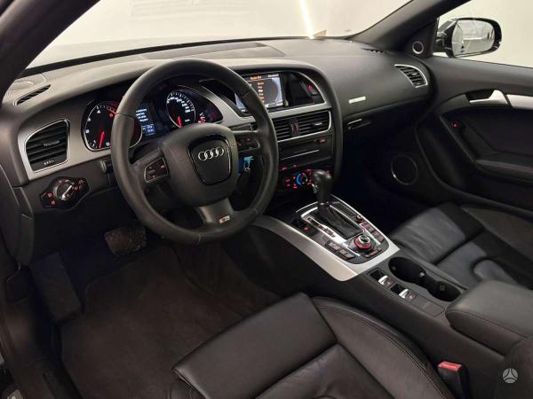 Black Audi A5 2012 in Marijampole, with an engine capacity of 2.70 L and mileage of 284 thousand km for 8500 €, photo 2 on AUTOMOTO.COM.LV