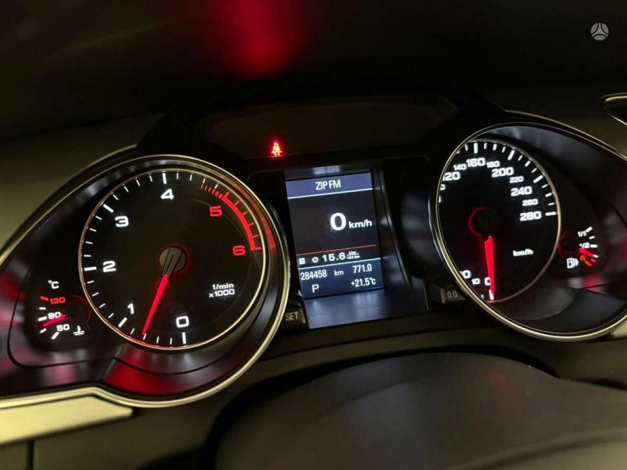 Black Audi A5 2012 in Marijampole, with an engine capacity of 2.70 L and mileage of 284 thousand km for 8500 €, photo 4 on AUTOMOTO.COM.LV
