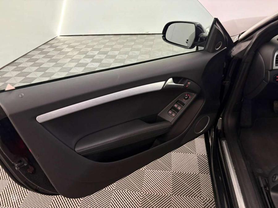 Black Audi A5 2012 in Marijampole, with an engine capacity of 2.70 L and mileage of 284 thousand km for 8500 €, photo 29 on AUTOMOTO.COM.LV