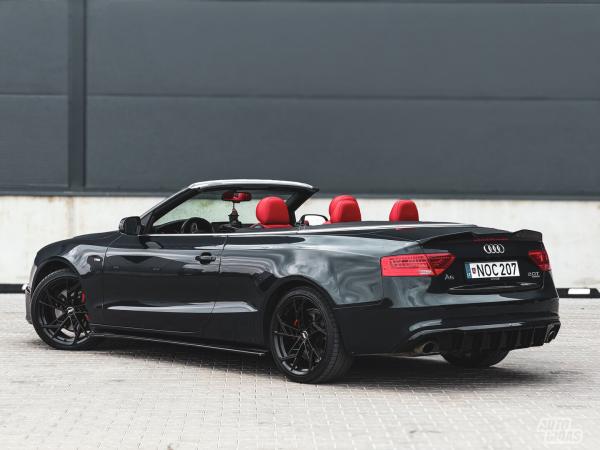 Black Audi A5 2013 in Siauliai, with an engine capacity of 2.00 L and mileage of 123 thousand km for 13599 €, photo 2 on AUTOMOTO.COM.LV