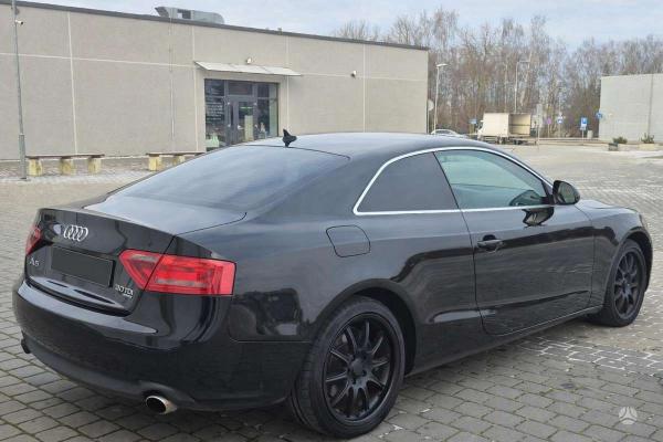 Melns Audi A5 2007 Raseiniai, ar dzinēja tilpumu 3.00 L un nobraukumu 240 tūkst. km par 3999 €, foto 4 vietnē AUTOMOTO.COM.LV