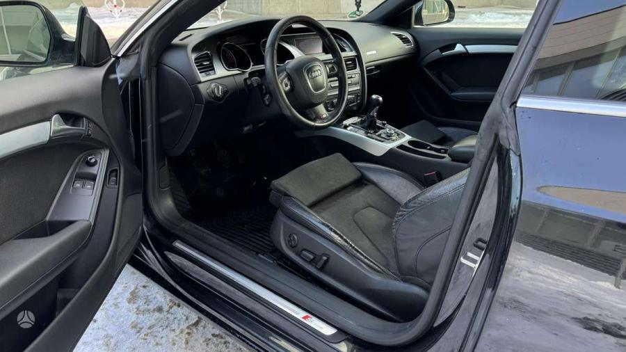 Melns Audi A5 2007 Viļņa, ar dzinēja tilpumu 2.97 L un nobraukumu 340 tūkst. km par 3500 €, foto 5 vietnē AUTOMOTO.COM.LV