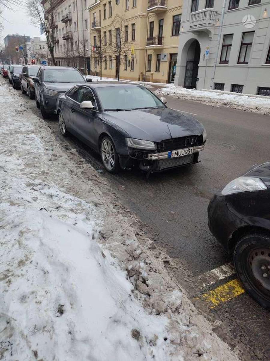 Melns Audi A5 2007 Kauņa, ar dzinēja tilpumu 2.70 L un nobraukumu 290 tūkst. km par 6100 €, foto 12 vietnē AUTOMOTO.COM.LV
