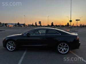 Black Audi A5 2007 in Riga, with an engine capacity of 3.00 L and mileage of 335 thousand km for 6999 €, photo 4 on AUTOMOTO.COM.LV