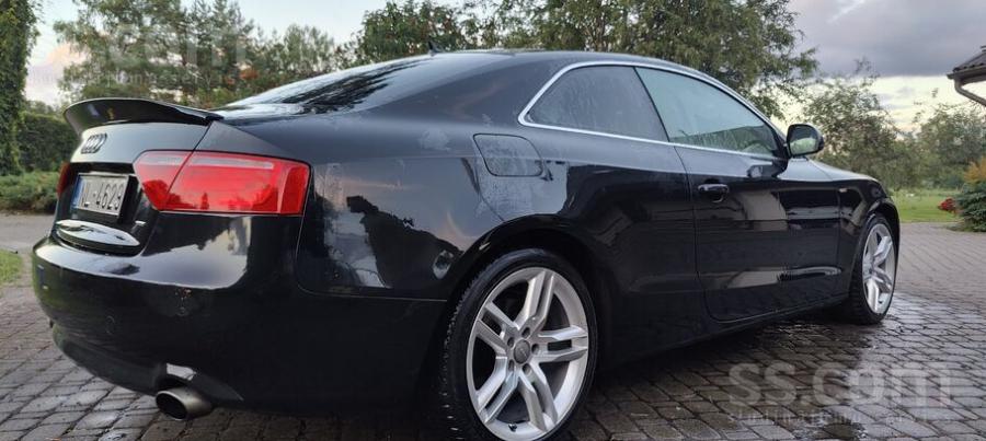 Black Audi A5 2007 in Riga, with an engine capacity of 3.00 L and mileage of 305 thousand km for 8400 €, photo 5 on AUTOMOTO.COM.LV