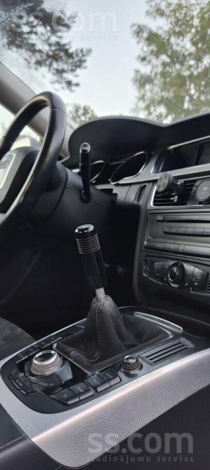Black Audi A5 2007 in Riga, with an engine capacity of 3.00 L and mileage of 305 thousand km for 8400 €, photo 9 on AUTOMOTO.COM.LV