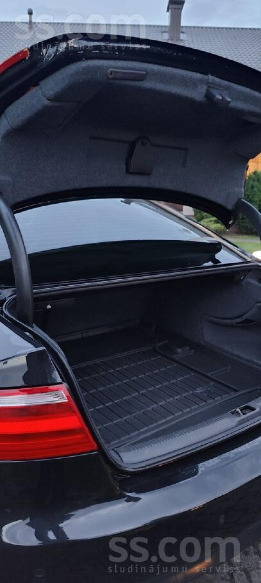 Black Audi A5 2007 in Riga, with an engine capacity of 3.00 L and mileage of 305 thousand km for 8400 €, photo 13 on AUTOMOTO.COM.LV