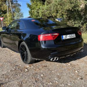 Черный Ауди А5 2007 в Рига, объемом двигателя 3.00 л и пробегом 420 тыс. км за 6500 €, фото 5 на AUTOMOTO.COM.LV