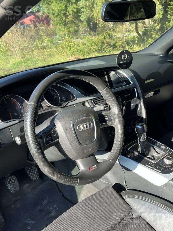 Black Audi A5 2007 in Riga, with an engine capacity of 3.00 L and mileage of 420 thousand km for 6500 €, photo 7 on AUTOMOTO.COM.LV