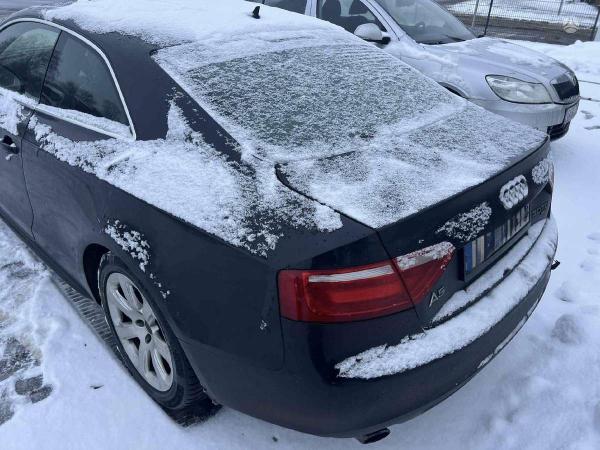 Black Audi A5 2008 in Vilnius, with an engine capacity of 2.97 L and mileage of 300 thousand km for 3700 €, photo 5 on AUTOMOTO.COM.LV