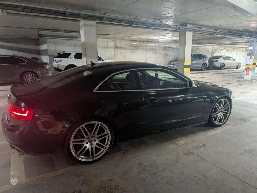 Melns Audi A5 2008 Viļņa, ar dzinēja tilpumu 2.70 L un nobraukumu 224 tūkst. km par 6600 €, foto 7 vietnē AUTOMOTO.COM.LV