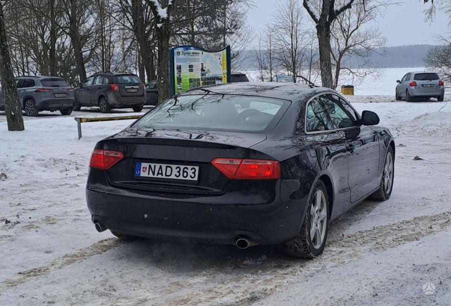 Black Audi A5 2008 in Kaunas, with an engine capacity of 2.70 L and mileage of 348 thousand km for 4300 €, photo 8 on AUTOMOTO.COM.LV