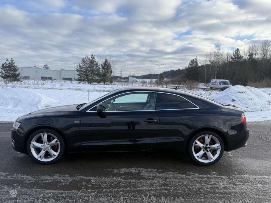 Black Audi A5 2008 in Vilnius, with an engine capacity of 2.70 L and mileage of 292 thousand km for 5200 €, photo 4 on AUTOMOTO.COM.LV