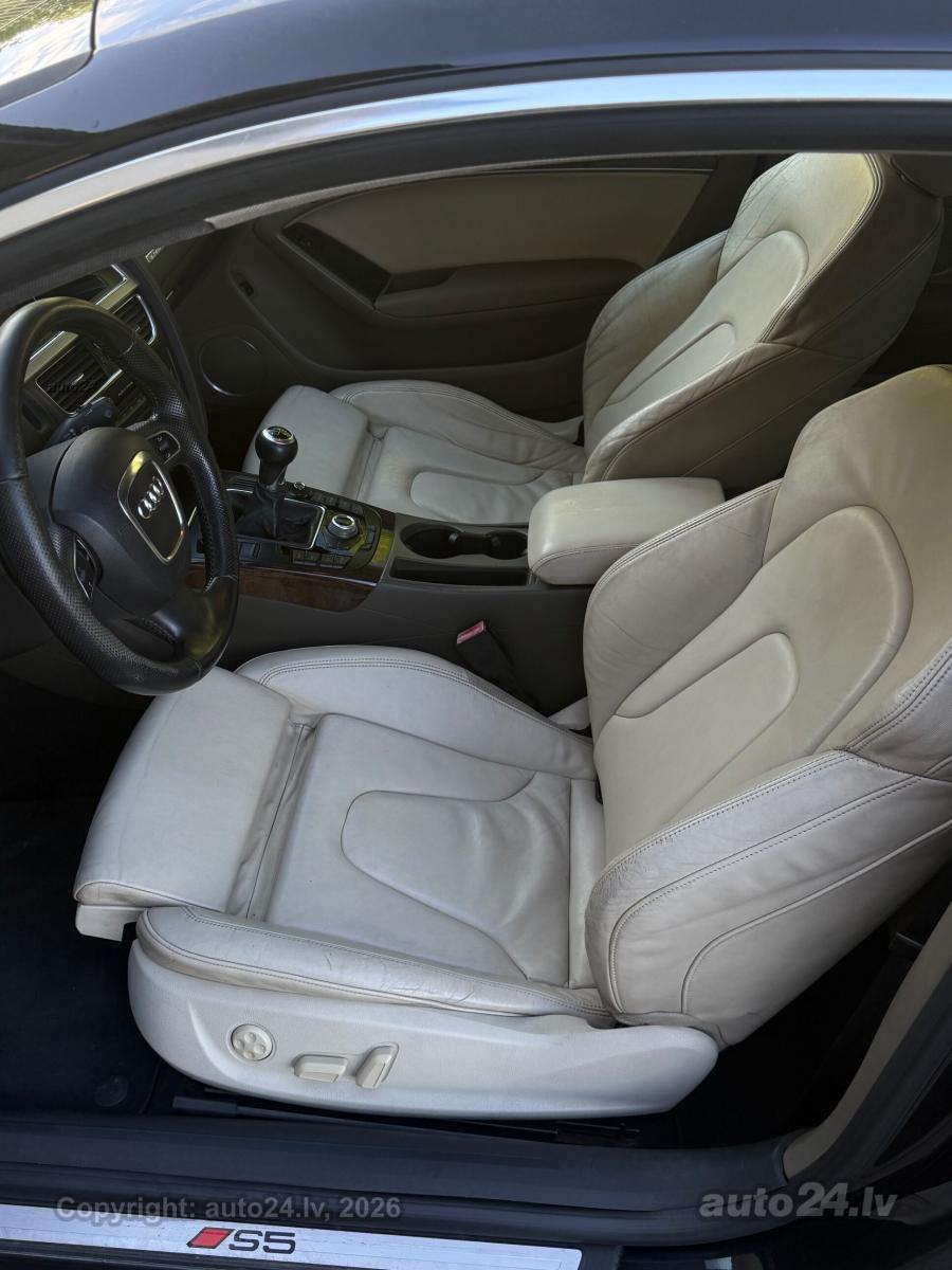 Black Audi A5 2008 in Parnu, with an engine capacity of 3.00 L and mileage of 235 thousand km for 4990 €, photo 21 on AUTOMOTO.COM.LV