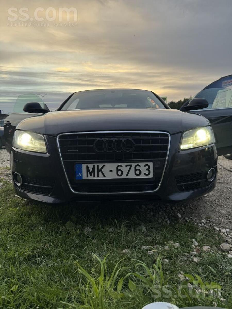 Black Audi A5 2008 in Riga, with an engine capacity of 3.00 L and mileage of 372 thousand km for 4200 €, photo 3 on AUTOMOTO.COM.LV