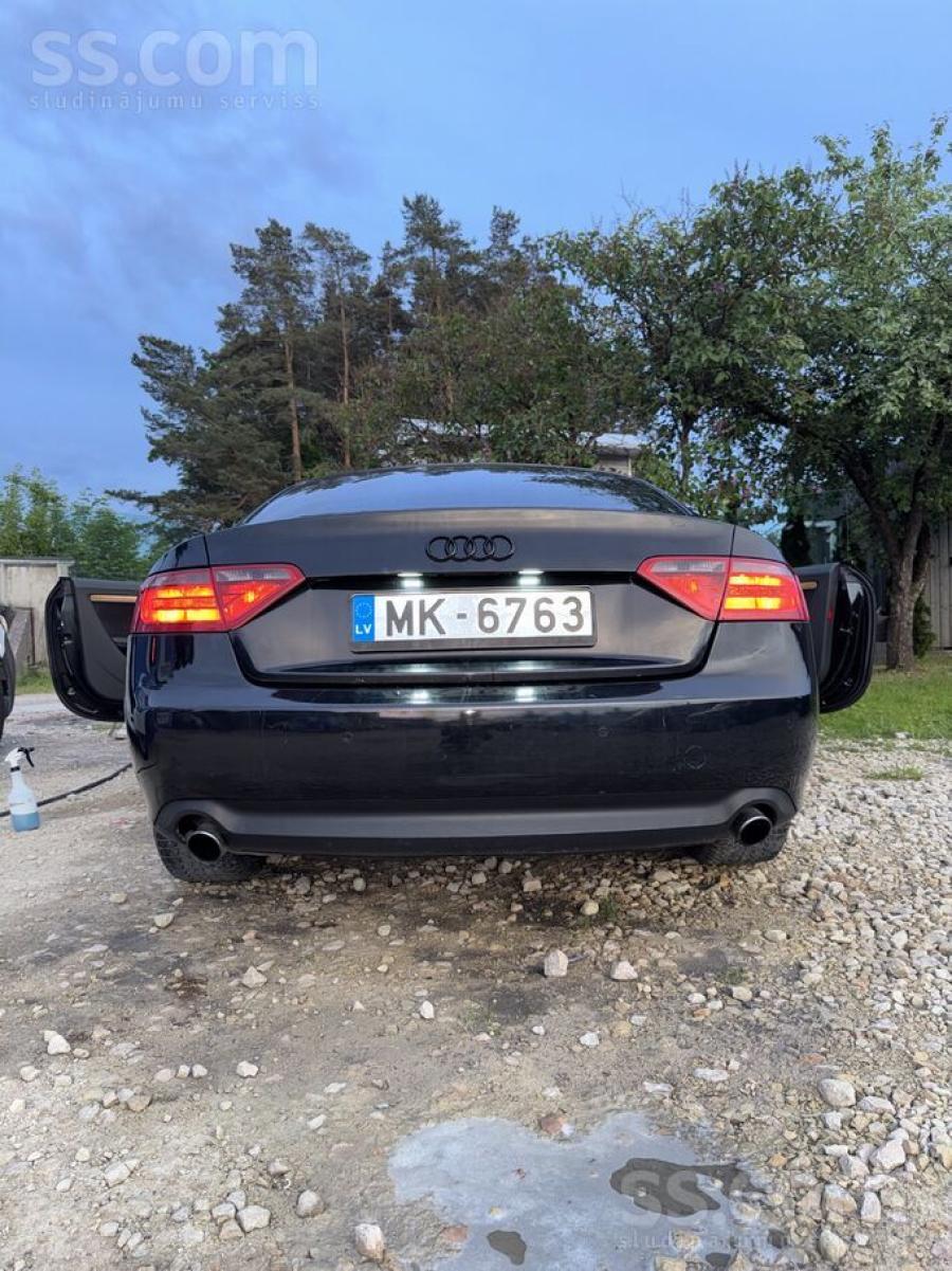 Black Audi A5 2008 in Riga, with an engine capacity of 3.00 L and mileage of 372 thousand km for 4200 €, photo 4 on AUTOMOTO.COM.LV