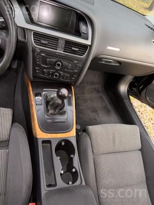 Black Audi A5 2008 in Riga, with an engine capacity of 3.00 L and mileage of 372 thousand km for 4200 €, photo 16 on AUTOMOTO.COM.LV
