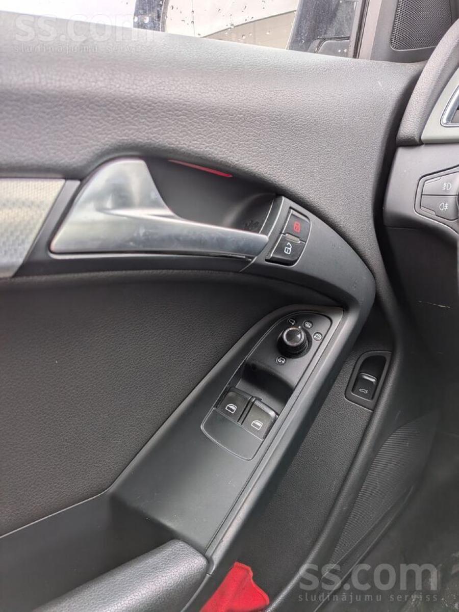 Black Audi A5 2008 in Riga, with an engine capacity of 3.00 L and mileage of 368 thousand km for 7000 €, photo 8 on AUTOMOTO.COM.LV