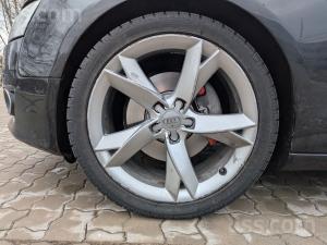 Black Audi A5 2008 in Riga, with an engine capacity of 3.00 L and mileage of 368 thousand km for 7000 €, photo 9 on AUTOMOTO.COM.LV