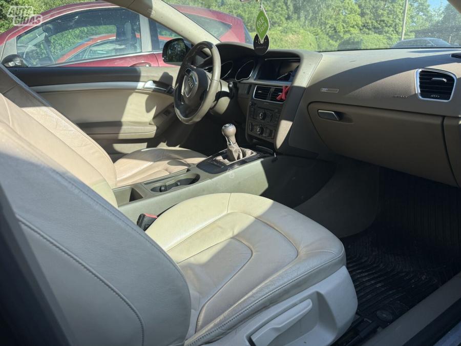 Black Audi A5 2008 in Radviliskis, with an engine capacity of 2.00 L and mileage of 260 thousand km for 2900 €, photo 7 on AUTOMOTO.COM.LV