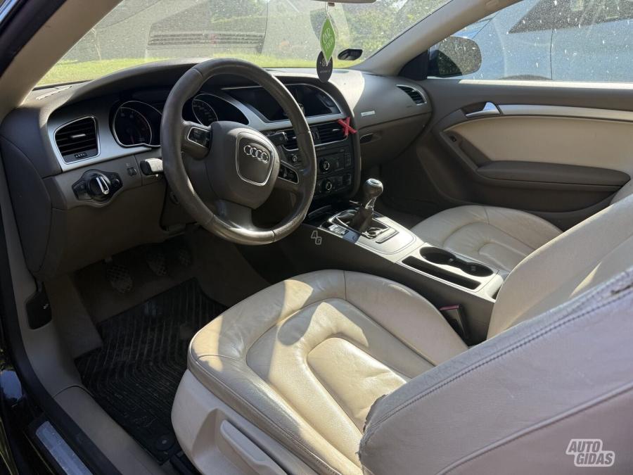Black Audi A5 2008 in Radviliskis, with an engine capacity of 2.00 L and mileage of 260 thousand km for 2900 €, photo 8 on AUTOMOTO.COM.LV
