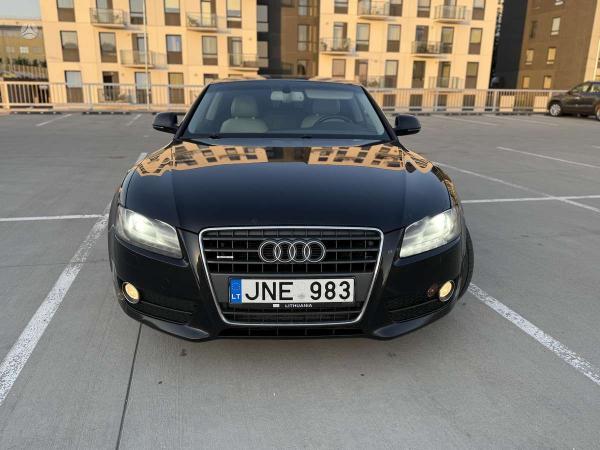 Melns Audi A5 2008 Viļņa, ar dzinēja tilpumu 2.97 L un nobraukumu 390 tūkst. km par 4000 €, foto 1 vietnē AUTOMOTO.COM.LV