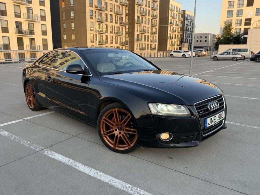 Черный Ауди А5 2008 в Вильнюс, объемом двигателя 2.97 л и пробегом 390 тыс. км за 4000 €, фото 3 на AUTOMOTO.COM.LV