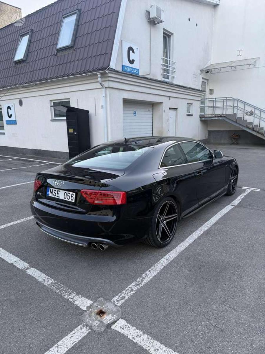 Black Audi A5 2008 in Vilnius, with an engine capacity of 2.70 L and mileage of 231 thousand km for 6300 €, photo 6 on AUTOMOTO.COM.LV
