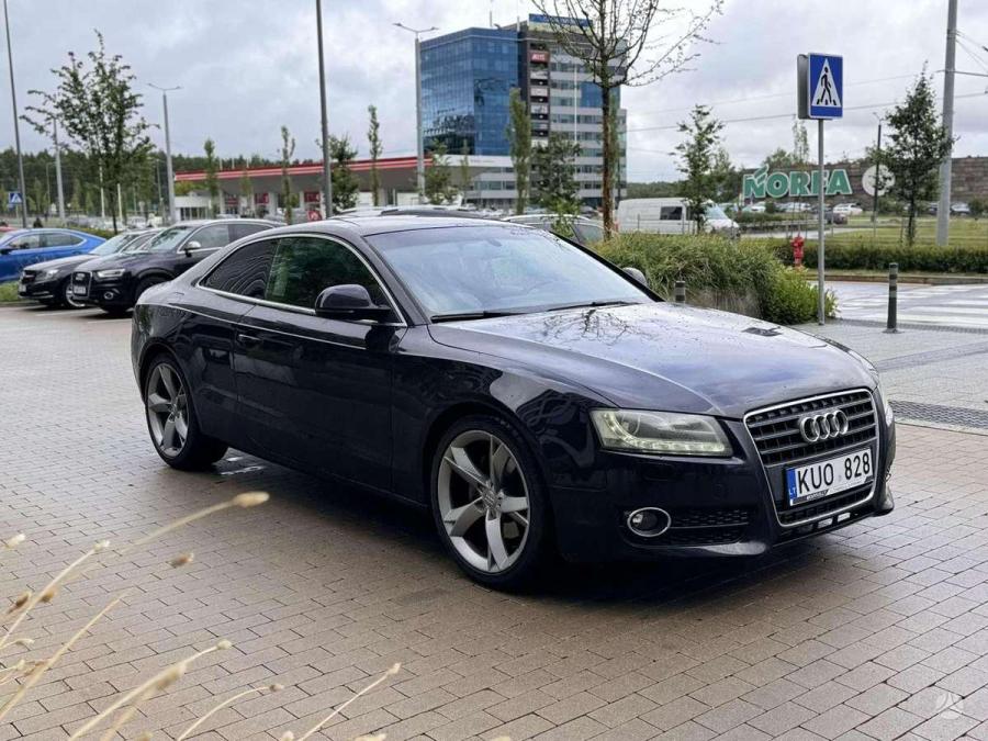 Melns Audi A5 2008 Viļņa, ar dzinēja tilpumu 2.70 L un nobraukumu 290 tūkst. km par 3350 €, foto 4 vietnē AUTOMOTO.COM.LV