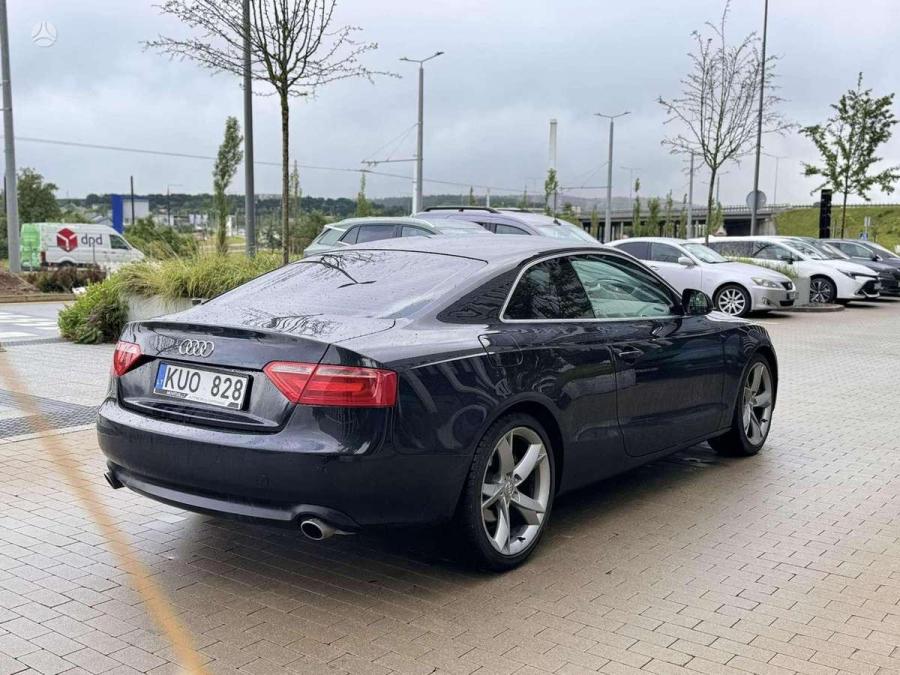 Melns Audi A5 2008 Viļņa, ar dzinēja tilpumu 2.70 L un nobraukumu 290 tūkst. km par 3350 €, foto 5 vietnē AUTOMOTO.COM.LV