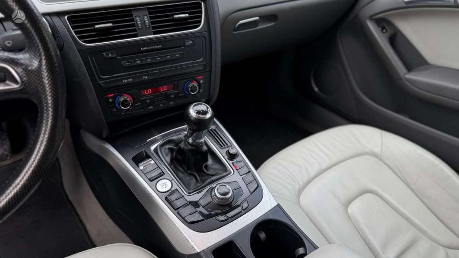 Melns Audi A5 2008 Viļņa, ar dzinēja tilpumu 2.97 L un nobraukumu 288 tūkst. km par 2900 €, foto 11 vietnē AUTOMOTO.COM.LV