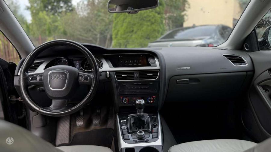 Melns Audi A5 2008 Viļņa, ar dzinēja tilpumu 2.97 L un nobraukumu 288 tūkst. km par 2900 €, foto 18 vietnē AUTOMOTO.COM.LV