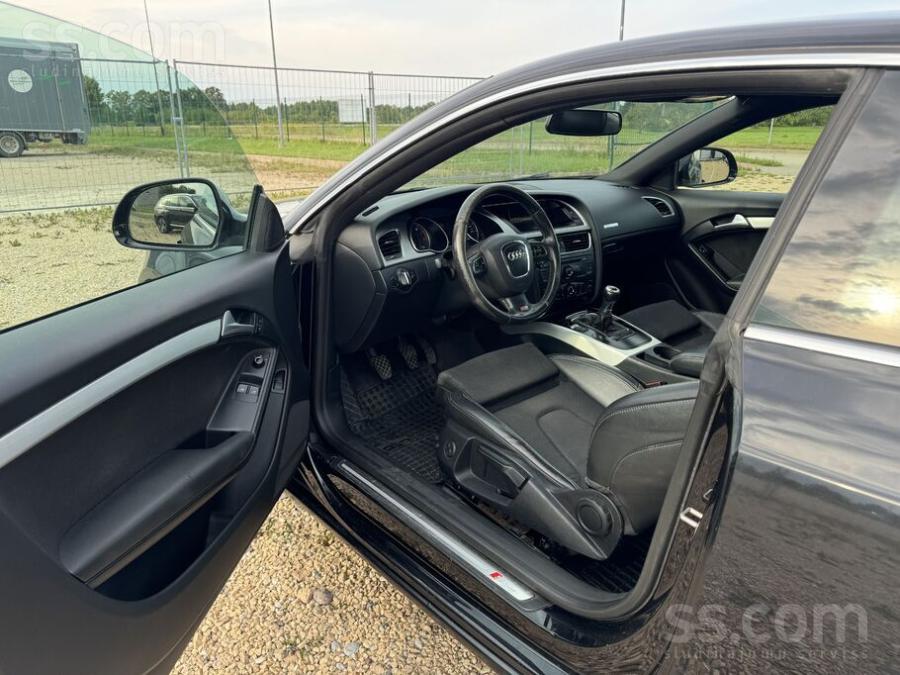 Melns Audi A5 2008 Valmiera, ar dzinēja tilpumu 2.00 L un nobraukumu 180 tūkst. km par 5490 €, foto 14 vietnē AUTOMOTO.COM.LV