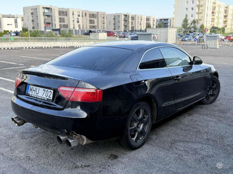 Melns Audi A5 2008 Viļņa, ar dzinēja tilpumu 1.80 L un nobraukumu 304 tūkst. km par 2950 €, foto 4 vietnē AUTOMOTO.COM.LV
