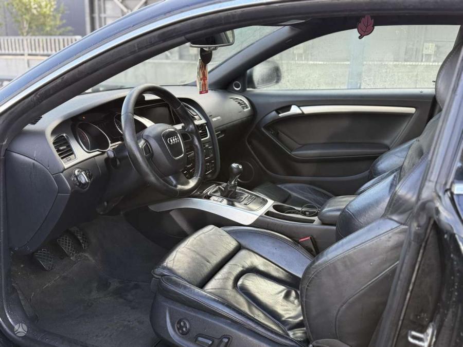 Melns Audi A5 2008 Viļņa, ar dzinēja tilpumu 1.80 L un nobraukumu 304 tūkst. km par 2950 €, foto 8 vietnē AUTOMOTO.COM.LV