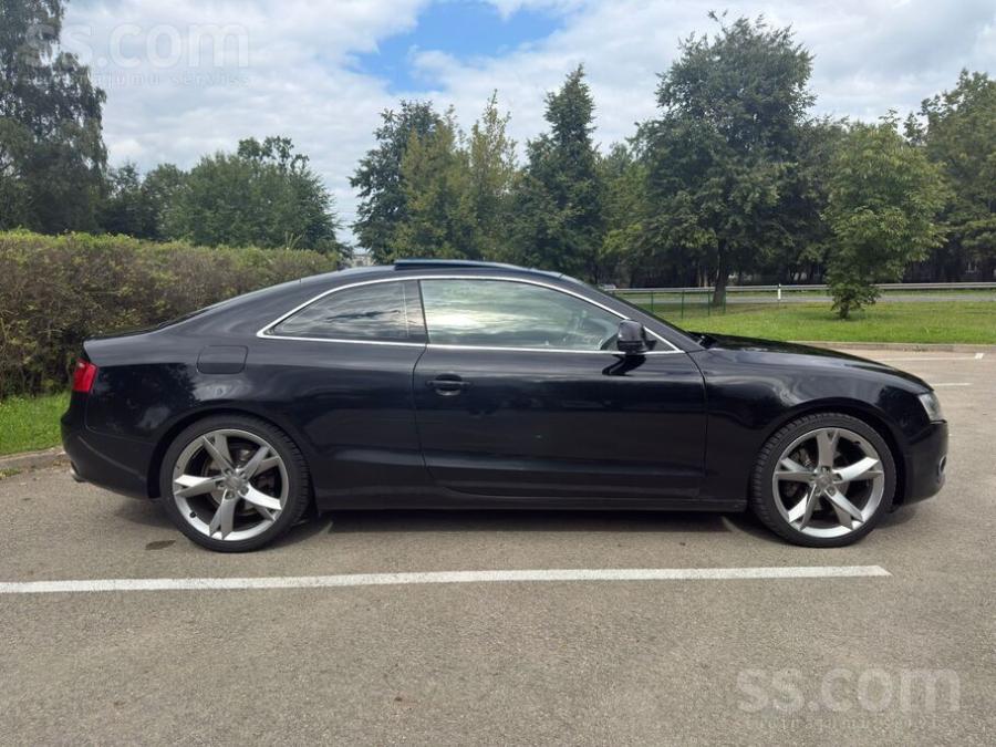Black Audi A5 2008 in Riga, with an engine capacity of 2.70 L and mileage of 325 thousand km for 6990 €, photo 6 on AUTOMOTO.COM.LV