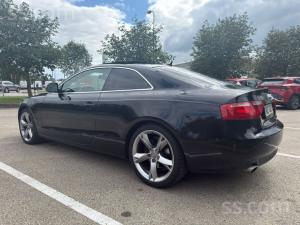 Black Audi A5 2008 in Riga, with an engine capacity of 2.70 L and mileage of 325 thousand km for 6990 €, photo 8 on AUTOMOTO.COM.LV