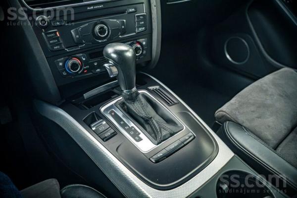 Black Audi A5 2008 in Riga, with an engine capacity of 2.70 L and mileage of 320 thousand km for 3590 €, photo 9 on AUTOMOTO.COM.LV