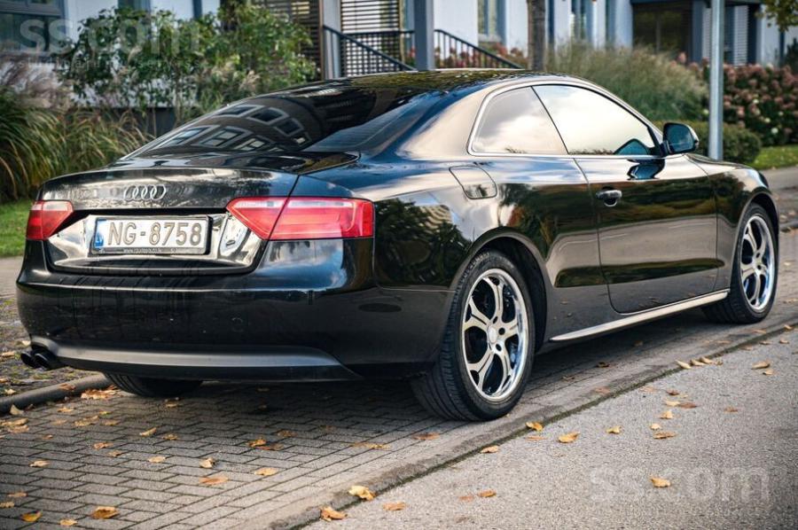Black Audi A5 2008 in Riga, with an engine capacity of 2.00 L and mileage of 206 thousand km for 3990 €, photo 5 on AUTOMOTO.COM.LV