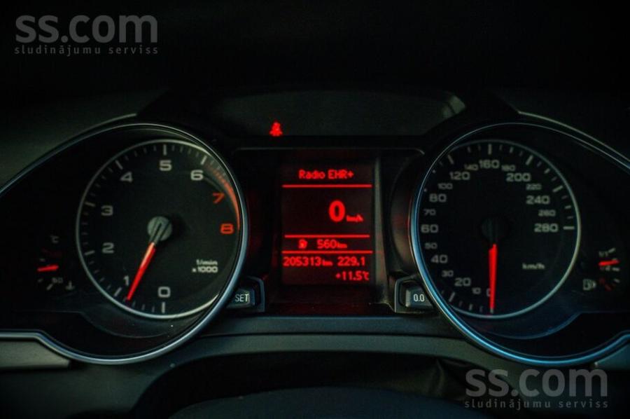 Black Audi A5 2008 in Riga, with an engine capacity of 2.00 L and mileage of 206 thousand km for 3990 €, photo 15 on AUTOMOTO.COM.LV