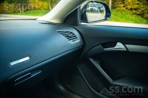 Black Audi A5 2008 in Riga, with an engine capacity of 2.00 L and mileage of 206 thousand km for 3990 €, photo 17 on AUTOMOTO.COM.LV