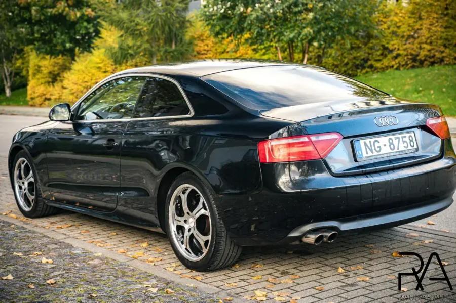Black Audi A5 2008 in Riga, with an engine capacity of 2.00 L and mileage of 206 thousand km for 3990 €, photo 4 on AUTOMOTO.COM.LV