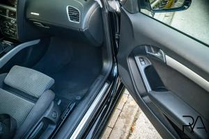 Black Audi A5 2008 in Riga, with an engine capacity of 2.00 L and mileage of 206 thousand km for 3990 €, photo 7 on AUTOMOTO.COM.LV