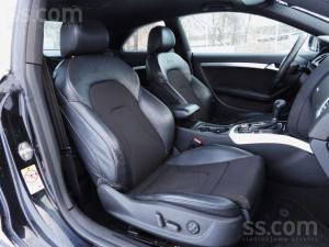 Black Audi A5 2009 in Riga, with an engine capacity of 3.00 L and mileage of 337 thousand km for 7390 €, photo 9 on AUTOMOTO.COM.LV