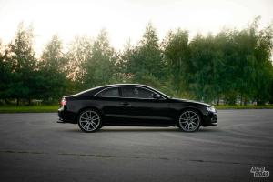 Black Audi A5 2009 in Jurbarkas, with an engine capacity of 1.80 L and mileage of 300 thousand km for 3000 €, photo 5 on AUTOMOTO.COM.LV