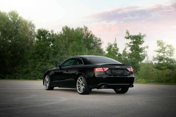 Black Audi A5 2009 in Jurbarkas, with an engine capacity of 1.80 L and mileage of 300 thousand km for 3000 €, photo 5 on AUTOMOTO.COM.LV