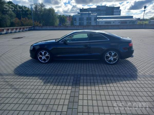 Black Audi A5 2009 in Riga, with an engine capacity of 2.00 L and mileage of 203 thousand km for 5800 €, photo 1 on AUTOMOTO.COM.LV