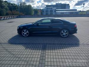 Melns Audi A5 2009 Rīga, ar dzinēja tilpumu 2.00 L un nobraukumu 203 tūkst. km par 5800 €, foto  vietnē AUTOMOTO.COM.LV