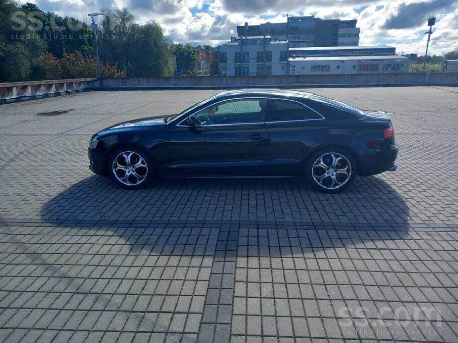 Black Audi A5 2009 in Riga, with an engine capacity of 2.00 L and mileage of 203 thousand km for 5800 €, photo 1 on AUTOMOTO.COM.LV