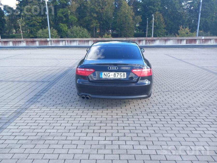 Black Audi A5 2009 in Riga, with an engine capacity of 2.00 L and mileage of 203 thousand km for 5800 €, photo 3 on AUTOMOTO.COM.LV
